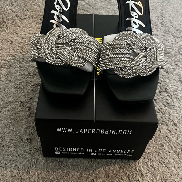 Cape Robbin | Shoes | Cape Robbin Black Flyin Heel Sandals | Poshmark